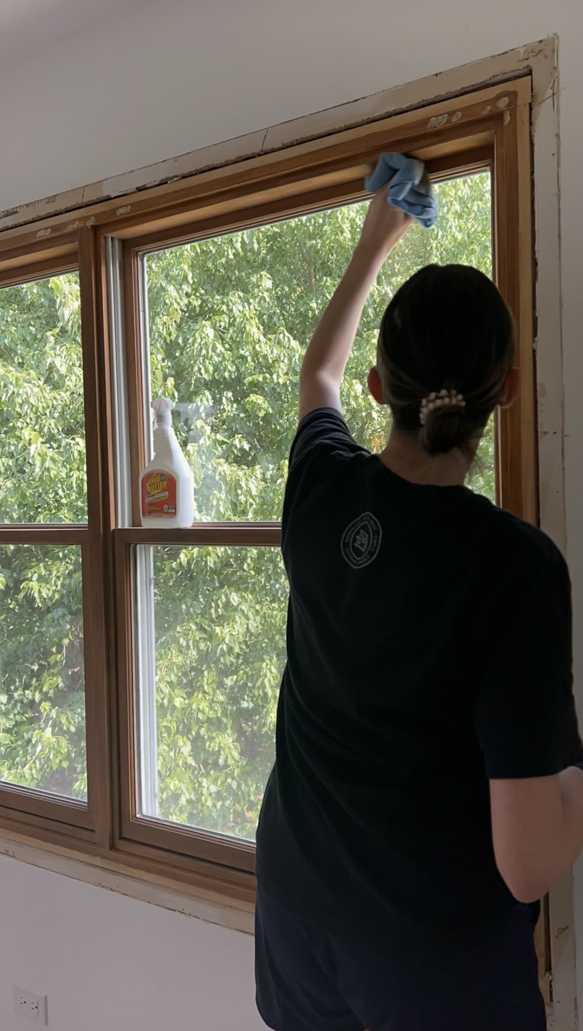 STAINING OUR WOOD WINDOWS BLACK - The LKS Address